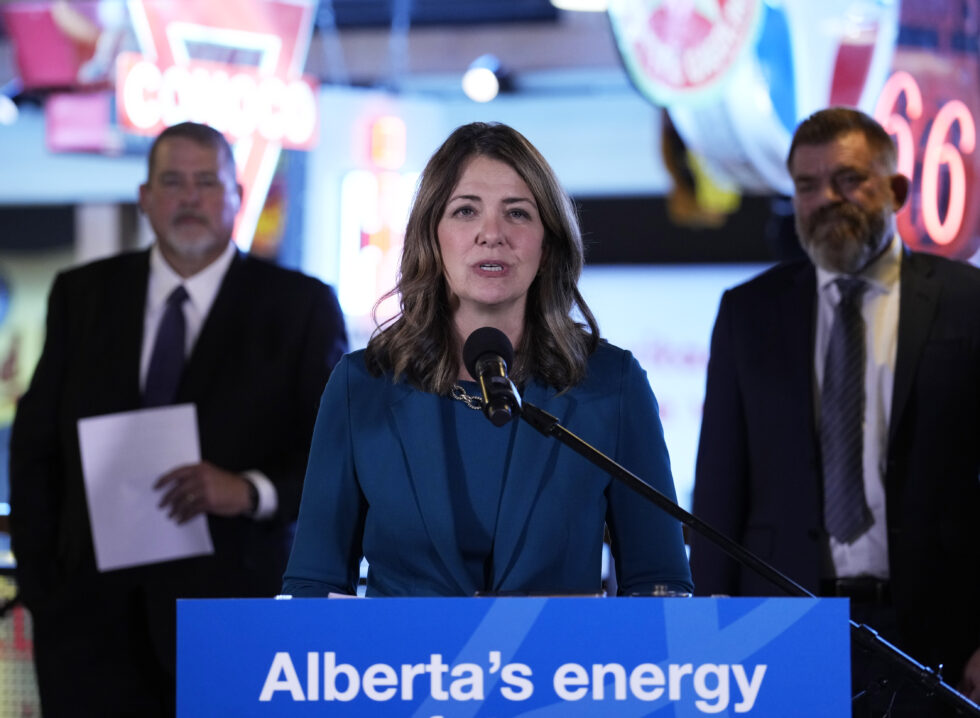 Smith says Alberta will be proponent for Pacific pipeline, for now ...